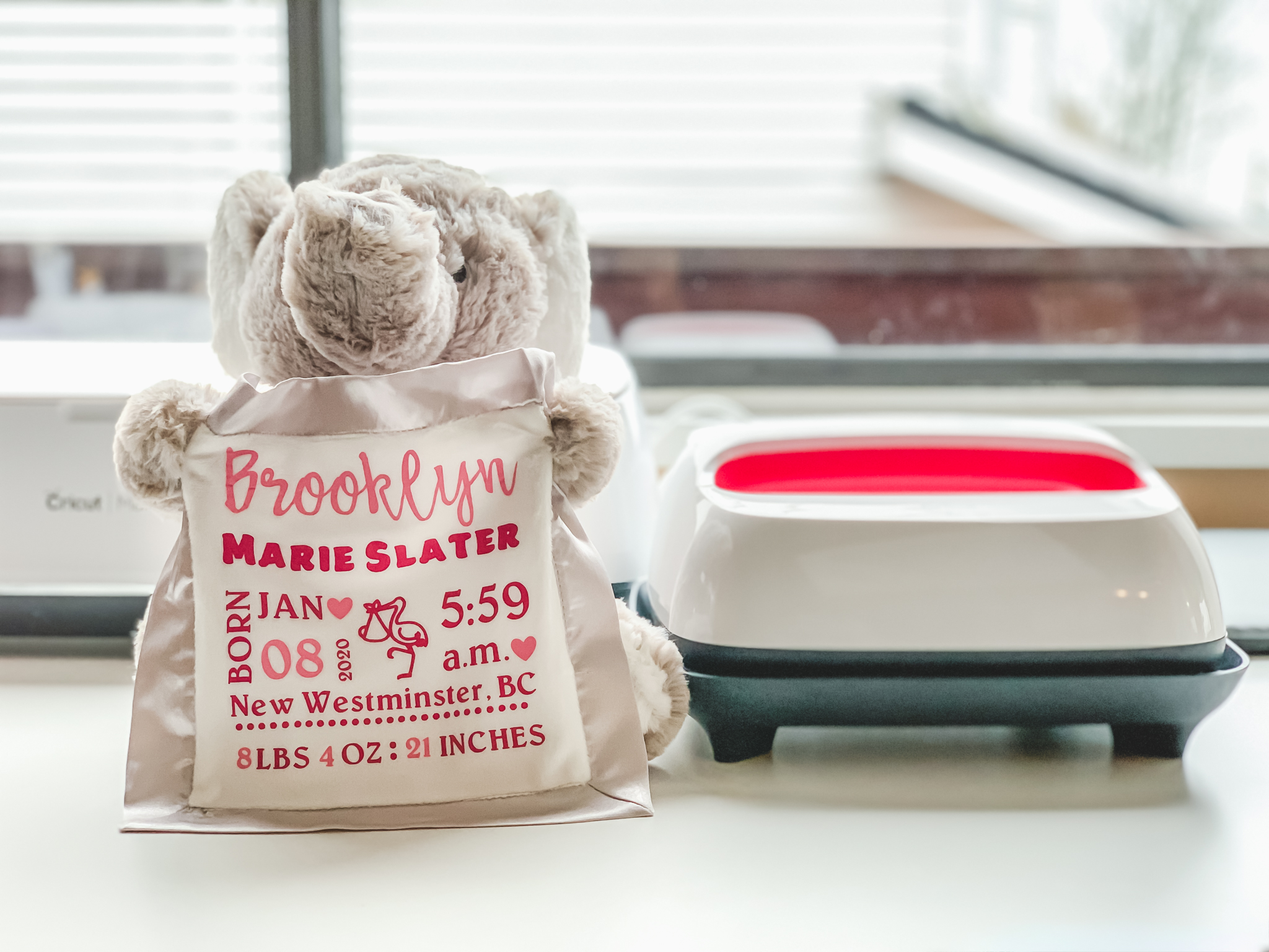 How to make a personalized birth stat elephant with Cricut EasyPress 2 ...